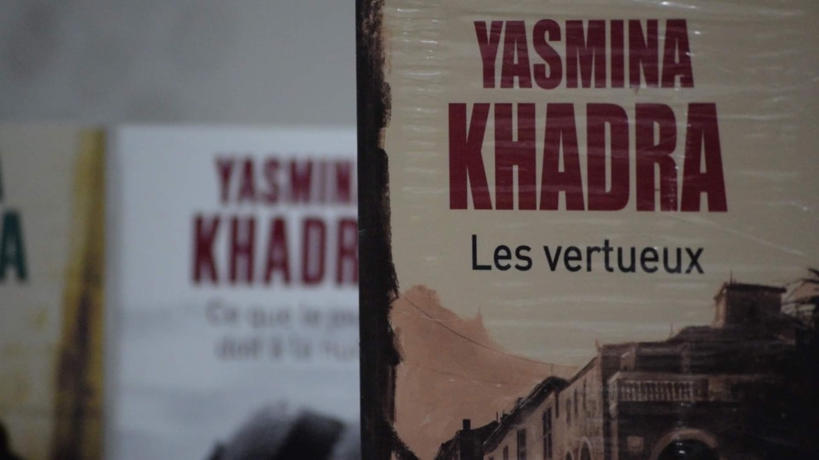 Yasmina Khadra célèbre son nouveau livre au milieu de ses admirateurs à ...